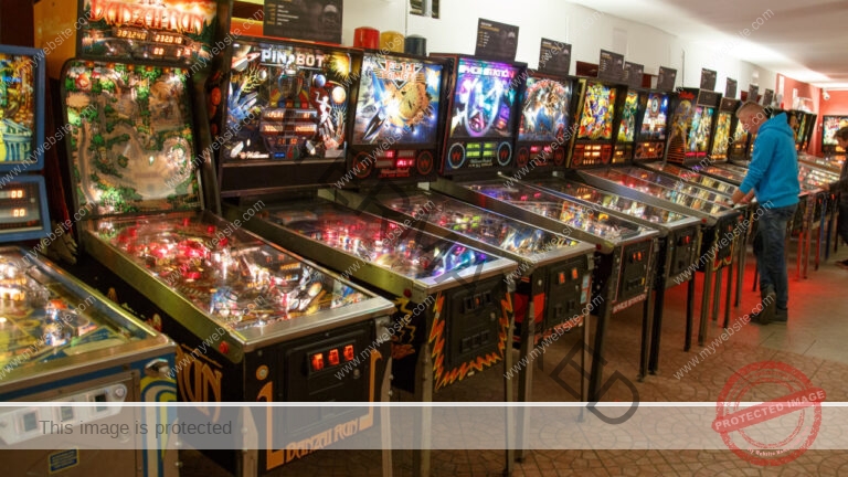 24 Vintage Pinball Machines Worth a Ton of Money - Budget and Invest